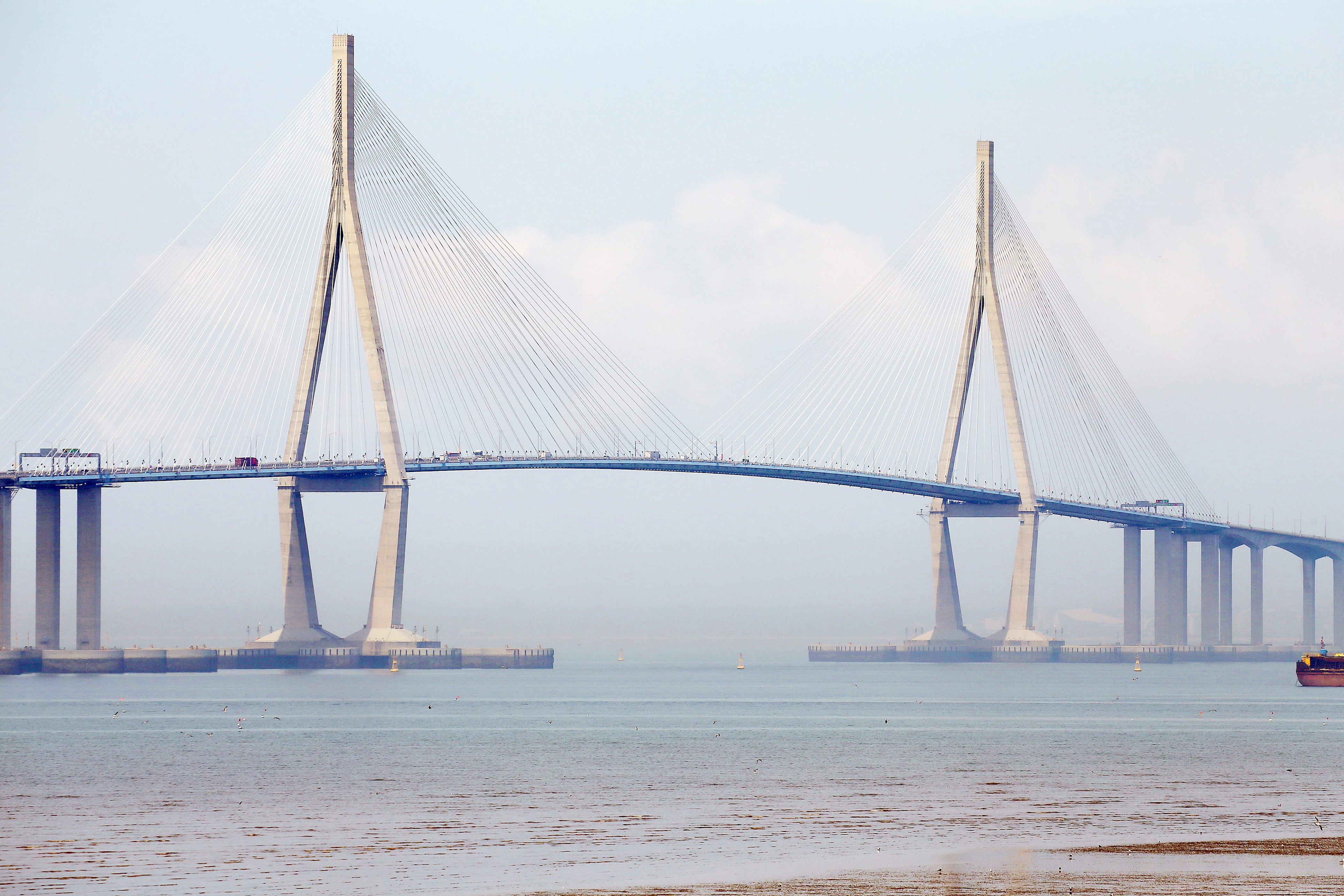 Incheon Bridge: Four Deaths, Missing Cases in September