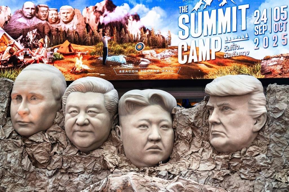 Thai mall displays 'Mt Rushmore' of Trump, Putin, Xi and Kim
