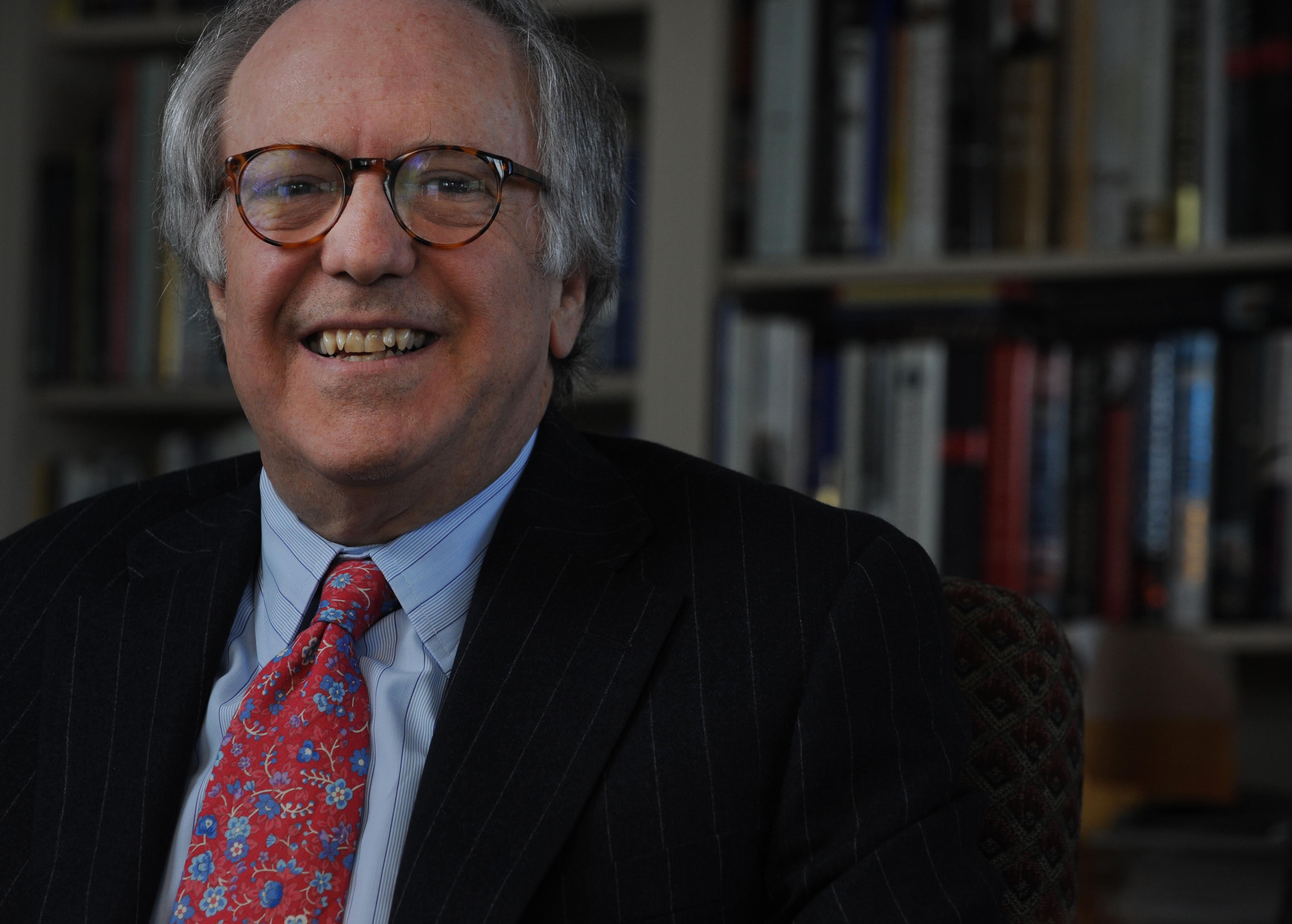 Robert Barnett, a consummate Washington dealmaker, dies at 79
