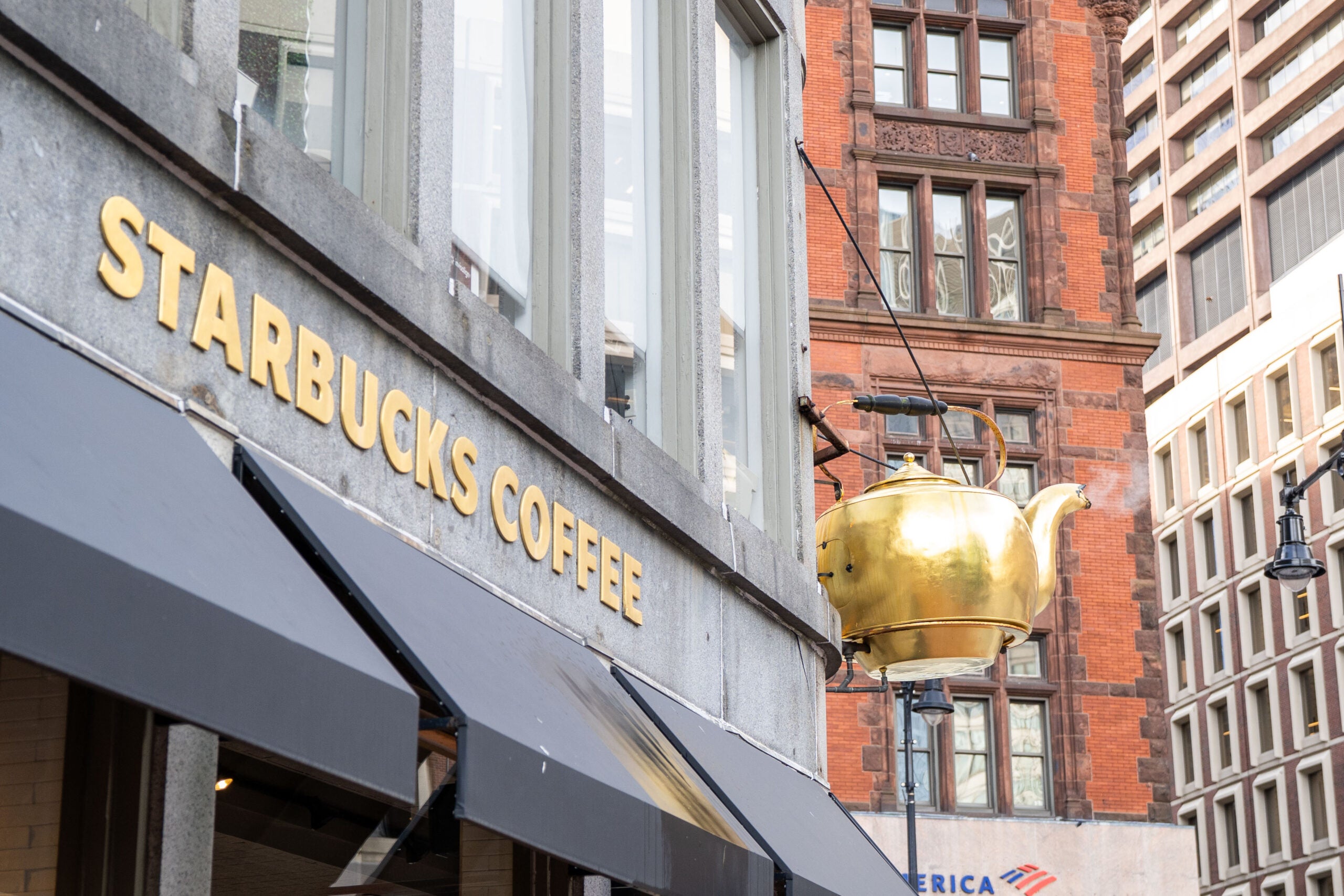Starbucks is leaving, but Government Center’s steaming kettle will stay