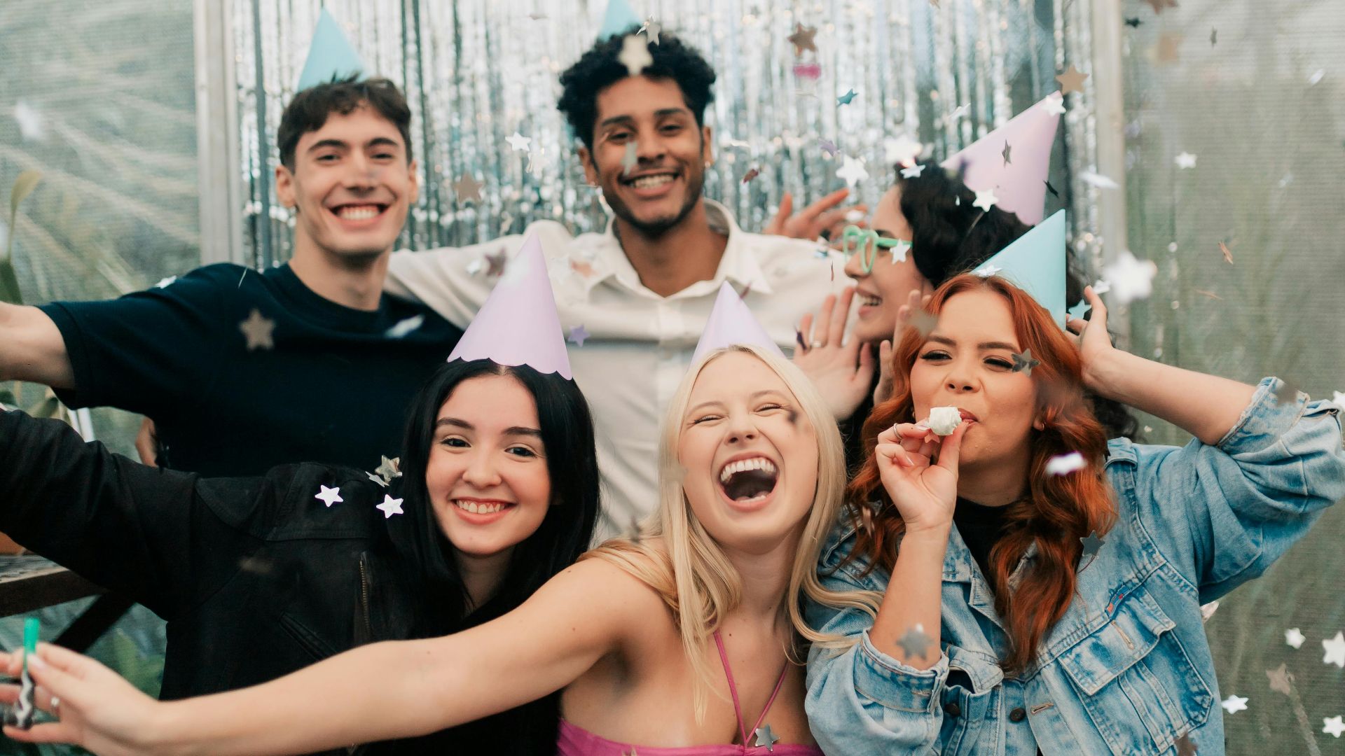 10 Things You Should Never Do At Someone's Birthday Party & 10 That ...