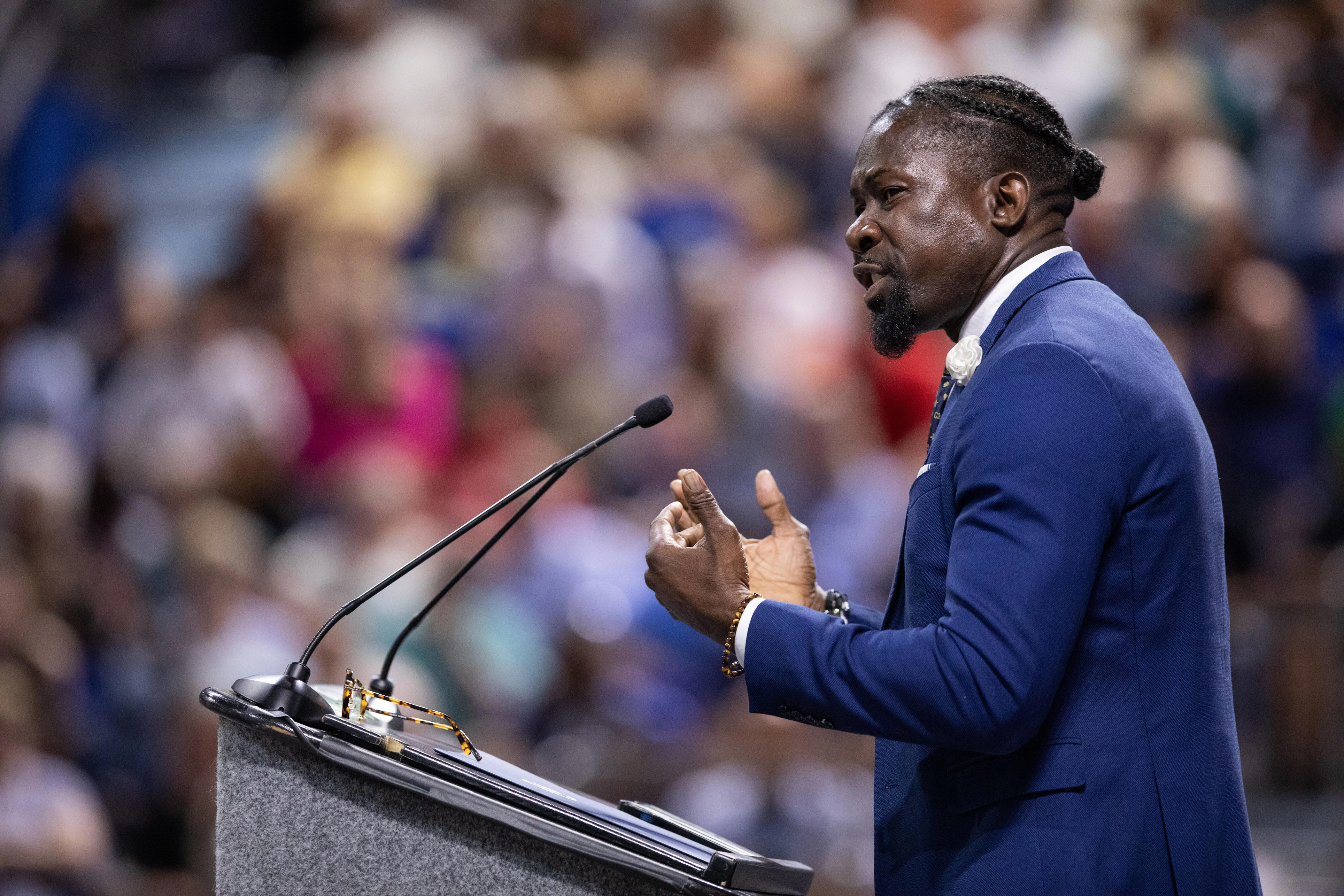 Superintendent of Iowa's largest district remains in U.S. after ICE ...