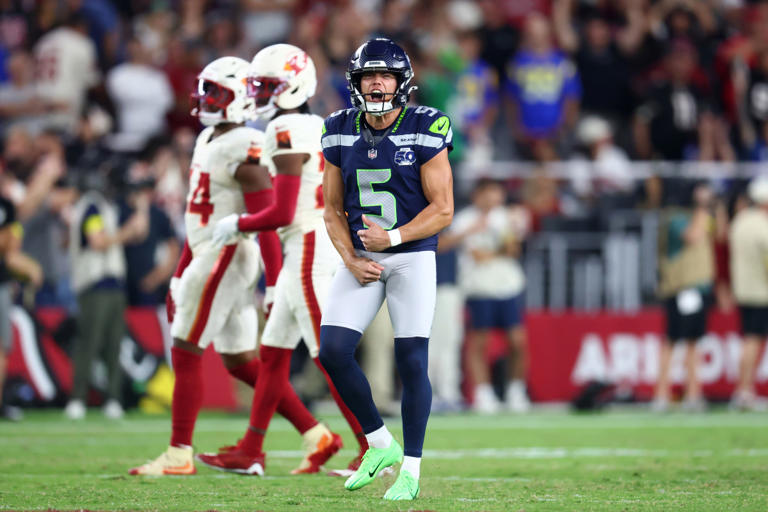 Jason Myers' Unusual Moment Before Seahawks’ Game-Winning Kick Turns Heads
