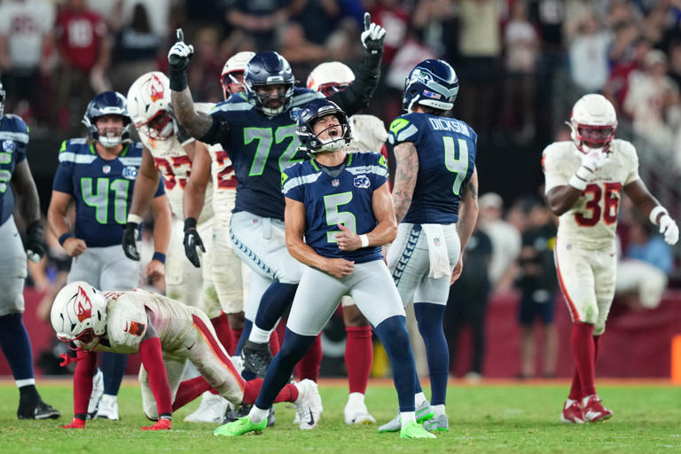 Jason Myers' Unusual Moment Before Seahawks’ Game-Winning Kick Turns Heads