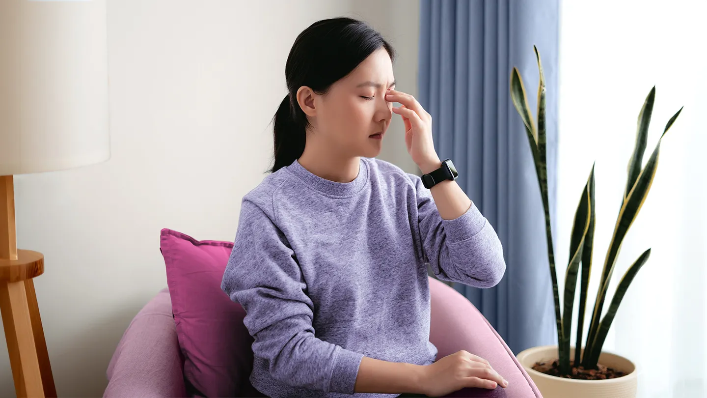 What Is Silent, or Acephalgic, Migraine? How to Decipher Aura Symptoms