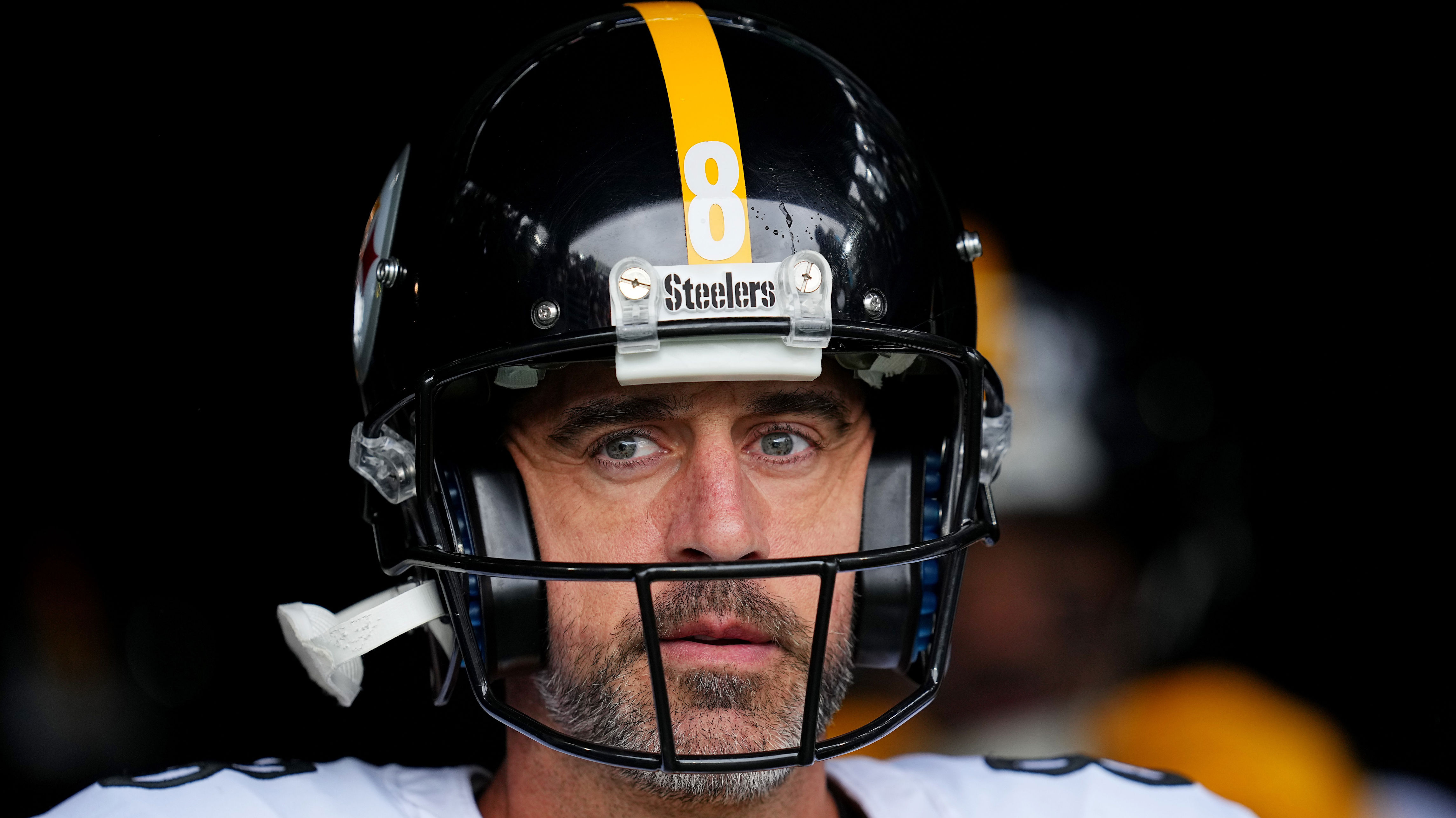 Steelers QB Aaron Rodgers Sends Harsh 3-Word Message on New Helmet
