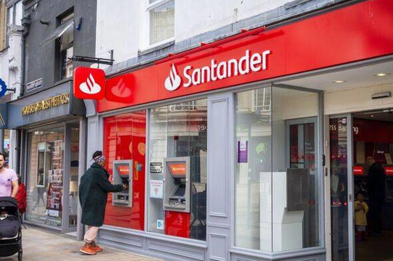 Santander, NatWest, Lloyds and Halifax bank closure in 2025 - Full list