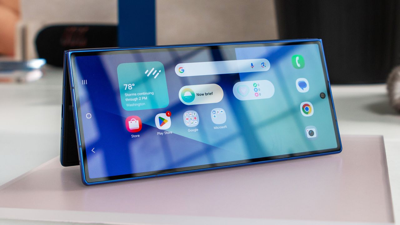 Samsung may already be preparing a wide-screen foldable to rival Apple ...