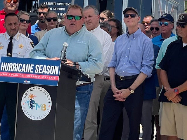 Fort Myers Beach salaries: Who earns the most in town government?
