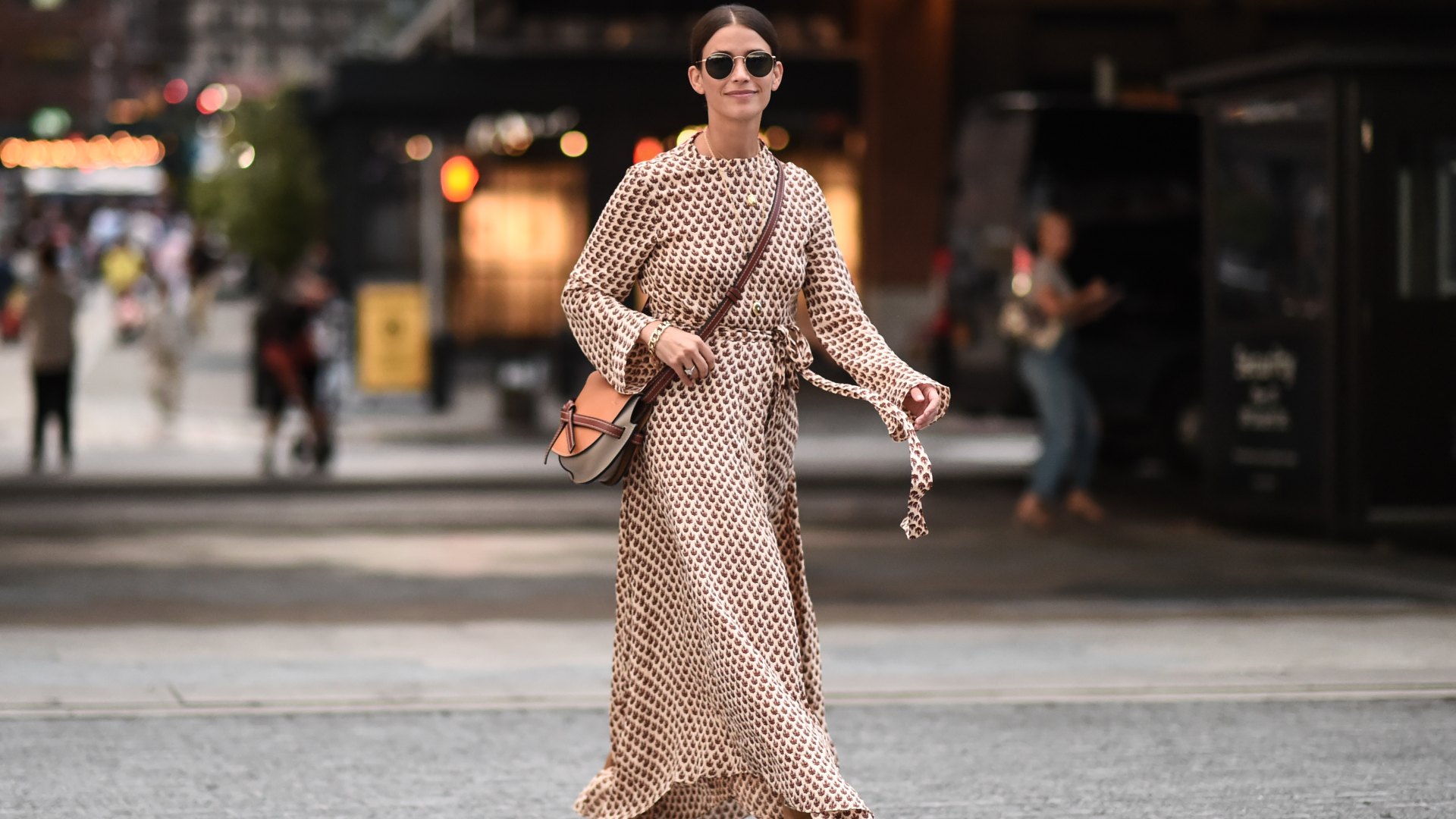17 Slimming Fall Maxi Dresses That Hide the Tummy While Looking Expensive