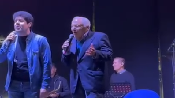Mogol canta Mogol alla festa di Forza Italia