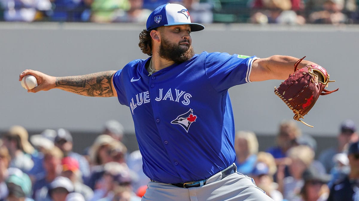 Braves claim Alek Manoah after Blue Jays release