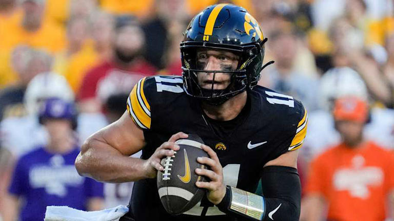 David Pollack predicts winner of Indiana-Iowa game