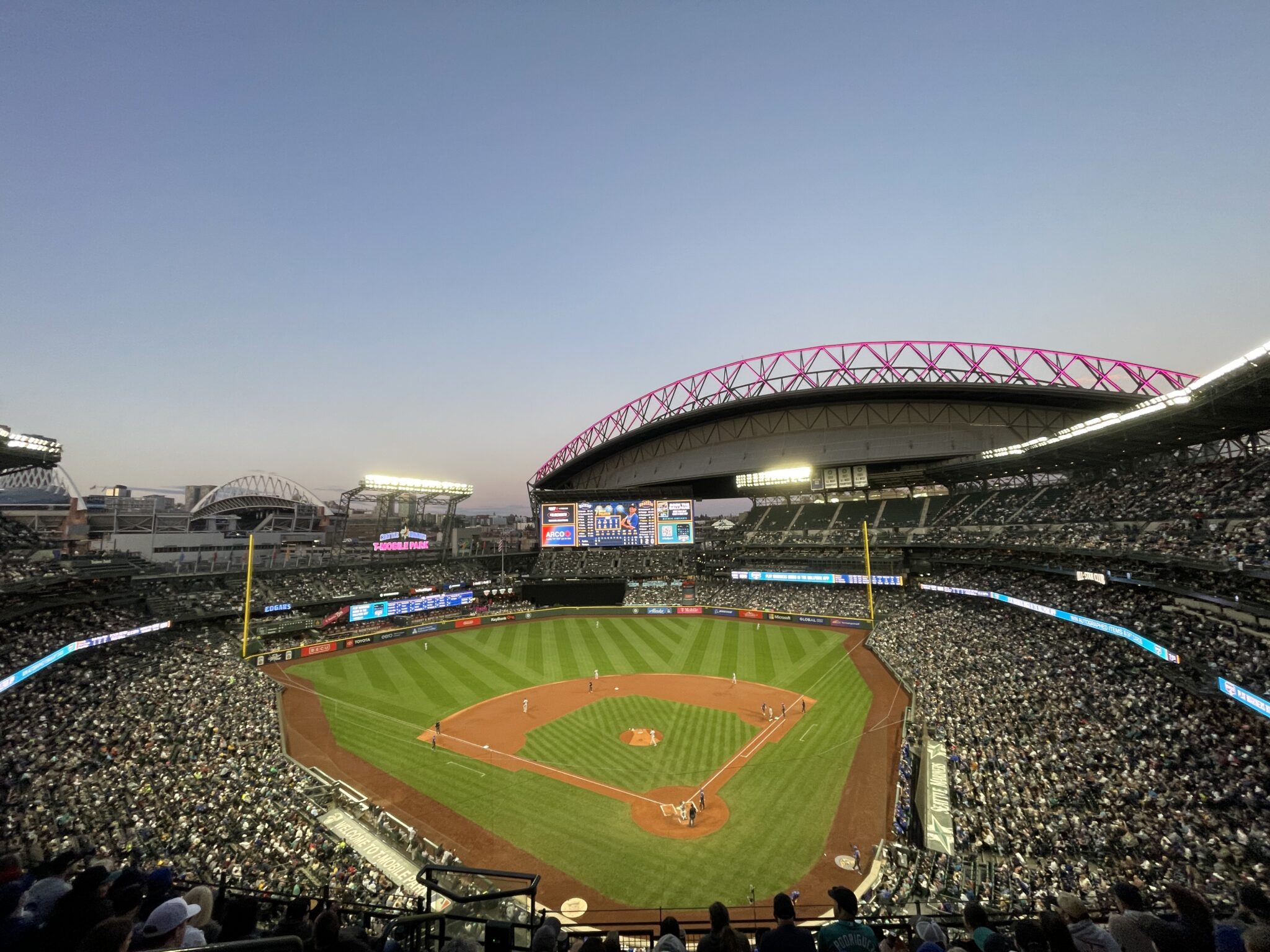 Seattle Mariners shutting down ROOT Sports, shifting TV and streaming ...