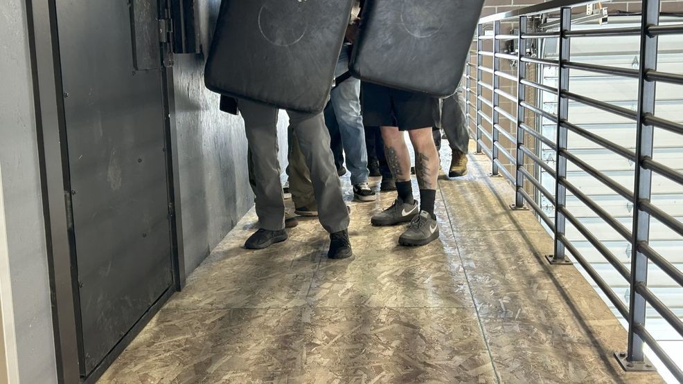 Training for undercover police work through 'Top Gun' narcotics course