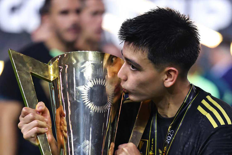 16-year-old Gilberto Mora sparks transfer frenzy across Europe