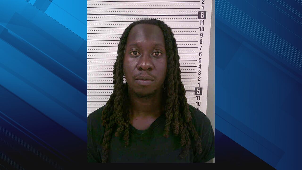 Child saves mom by passing note to bus driver saying “Call 911″