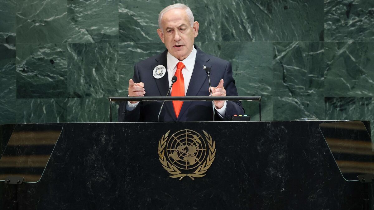 Guerre à Gaza : à l’ONU, Netanyahou porte un costume avec un QR Code ...