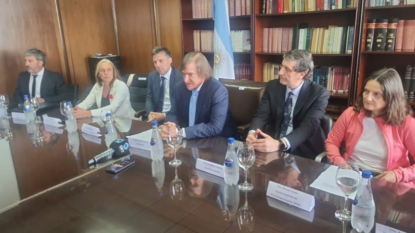 Histórico anuncio en Derechos Humanos: el juez Vaca Narvaja confirmó ...