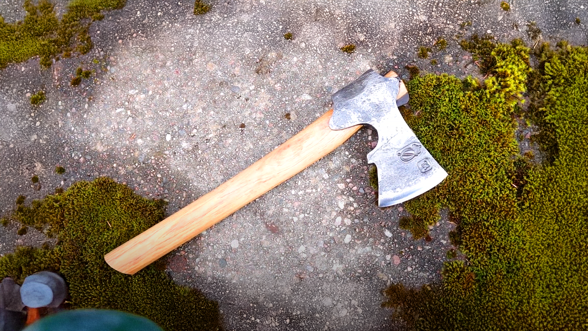 Forging a medieval axe - with Torbjörn Åhman