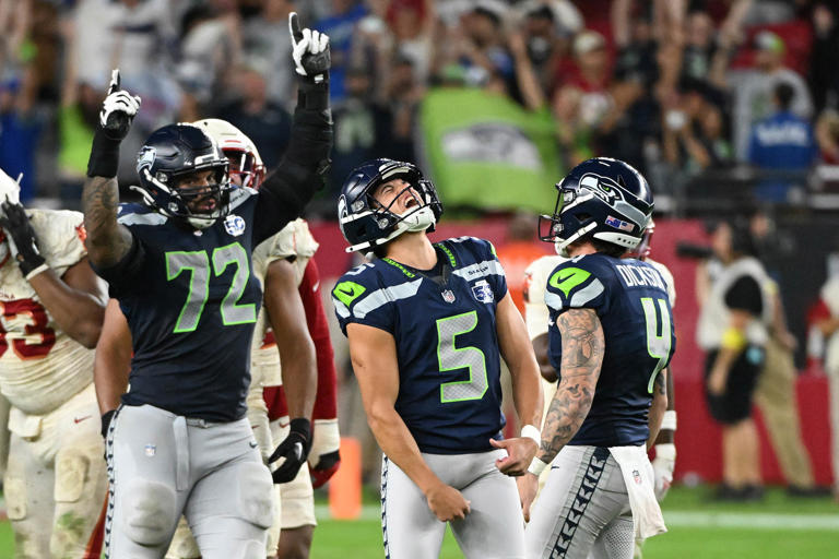 Former QB Calls Out NFL Over Controversial Ending of Seahawks-Cardinals