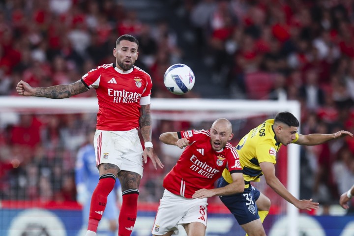 Benfica bate Gil Vicente e sobe provisoriamente ao segundo lugar