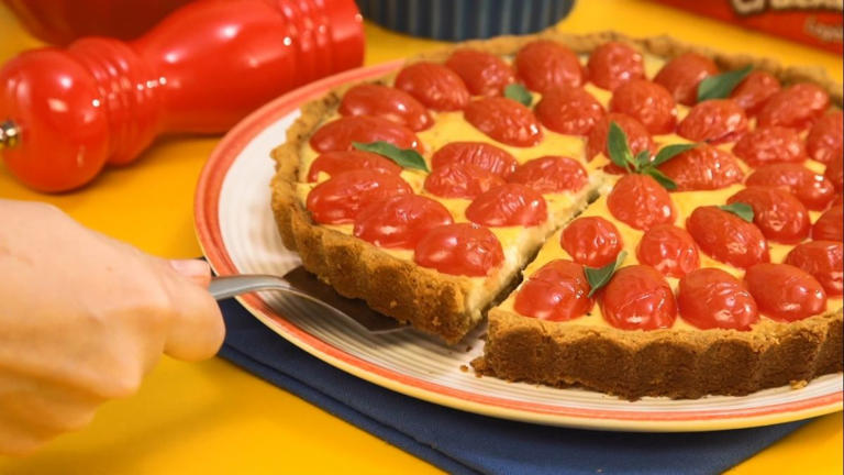 Tem cream cracker em casa? Faça essa torta cremosa de queijo em 40 minutos
