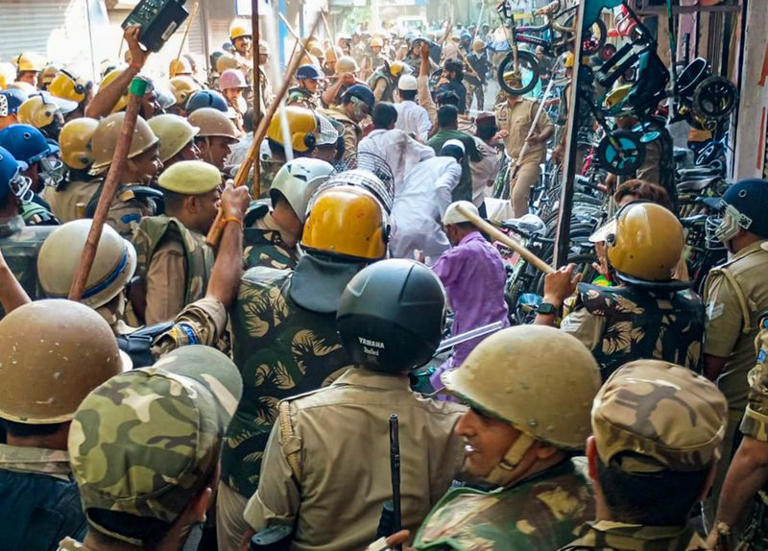 Poster row escalates in UP, protesters clash with police