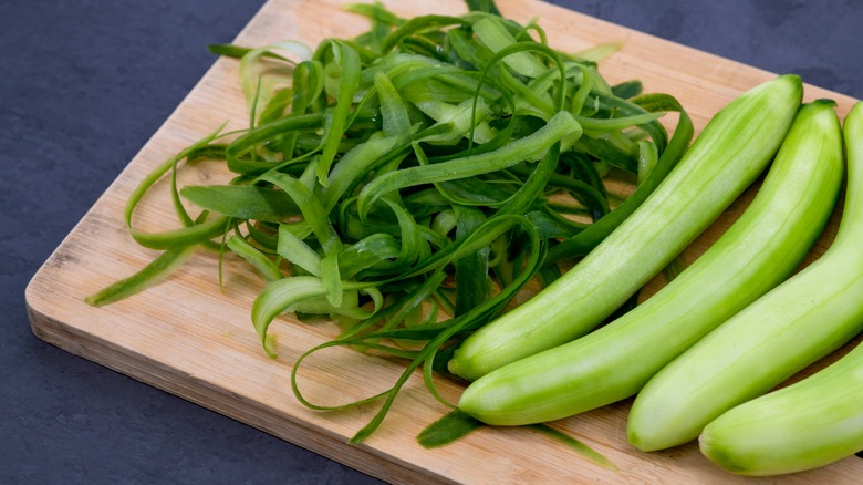 15 Peeling Hacks To Cut Down On Food Prep Time