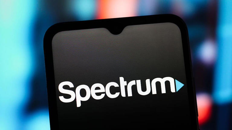 Spectrum internet outage in Dallas caused by stray bullet, spokesperson ...
