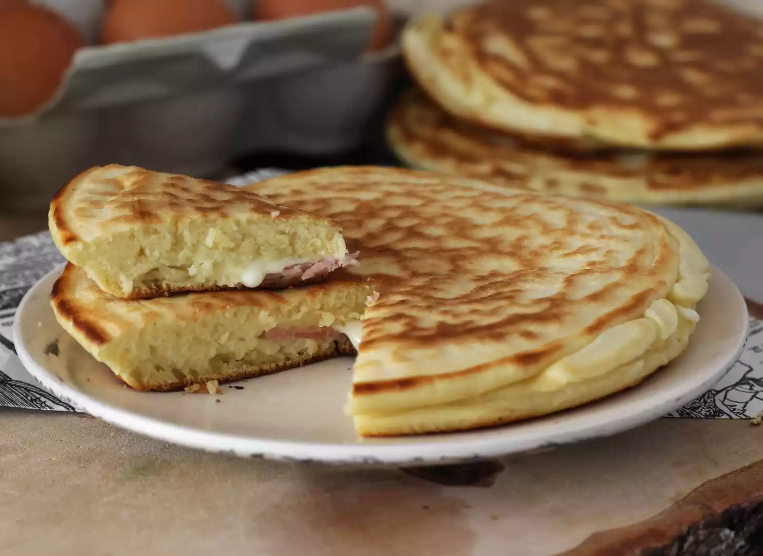 Croque pancakes with ham and cheese - video recipe!