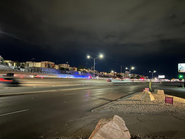 Pedestrian causes I-10 West at Paisano to shut down