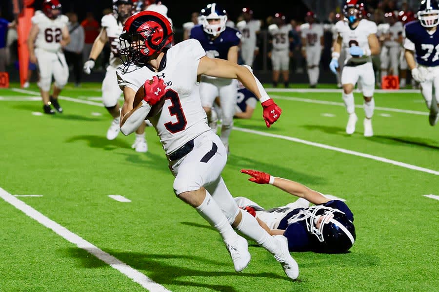 Highland overcomes strong Poky start to push ‘Black and Blue Bowl’ win ...