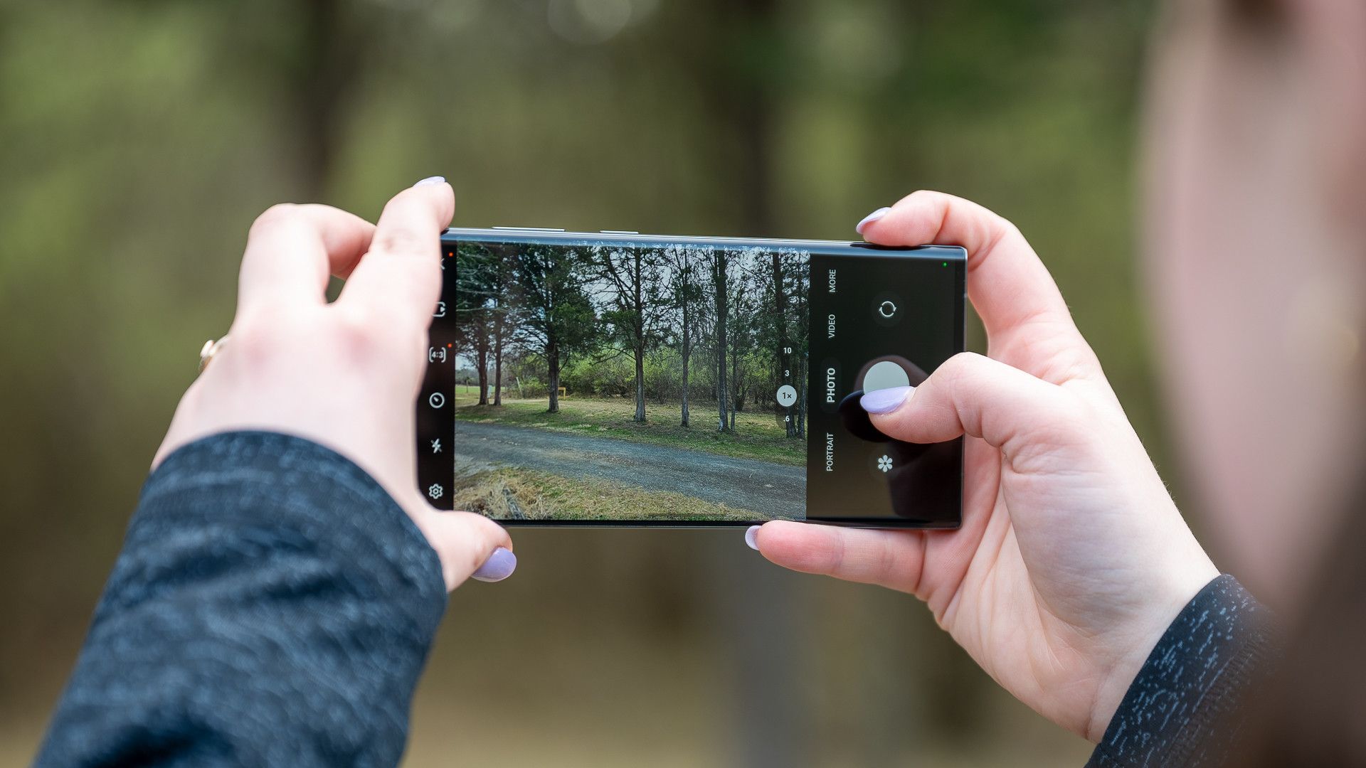 Smartphones secretly edit every photo you take, but this app lets you ...
