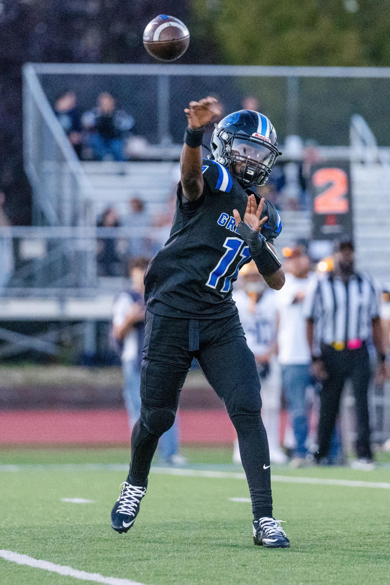 Gresham community unites for player who suffered spinal injury