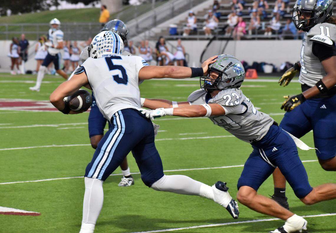 Double overtime thriller: Hurst L.D. Bell downs Eaton to remain undefeated
