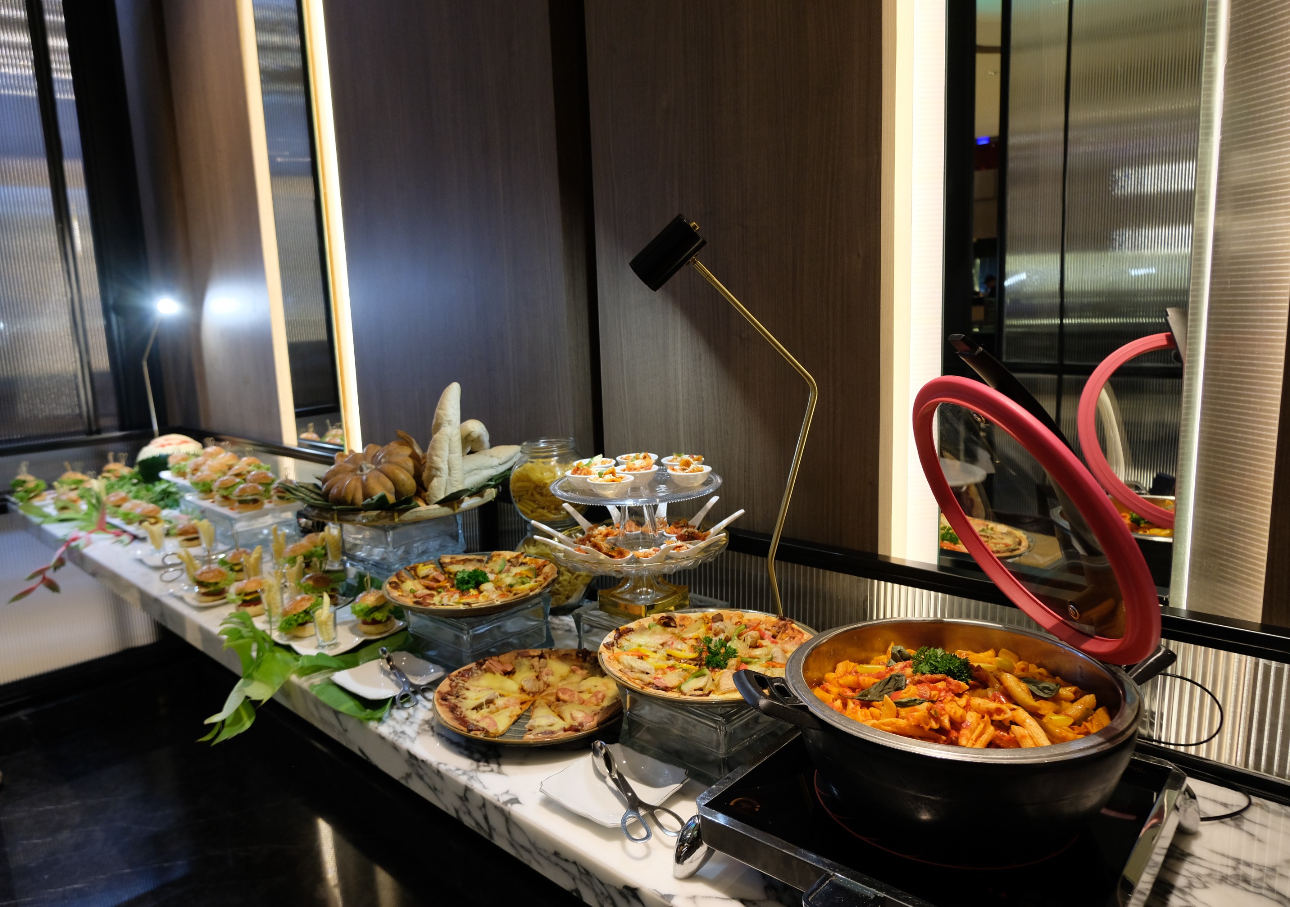 Twilight Soiree Media Gathering & Bar Takeover, Perkenalkan Tampilan ...