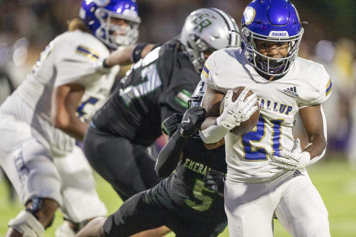 High school football roundup: Puyallup rolls Emerald Ridge, puts state ...