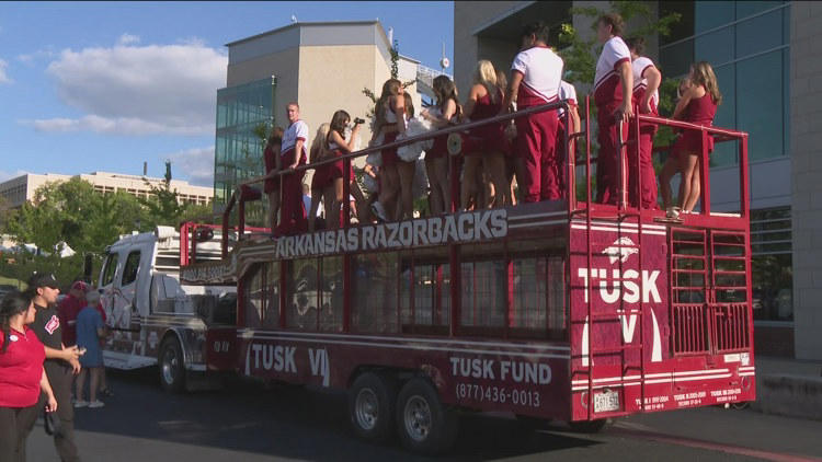 Razorback Nation gears up for historic clash with Notre Dame in ...