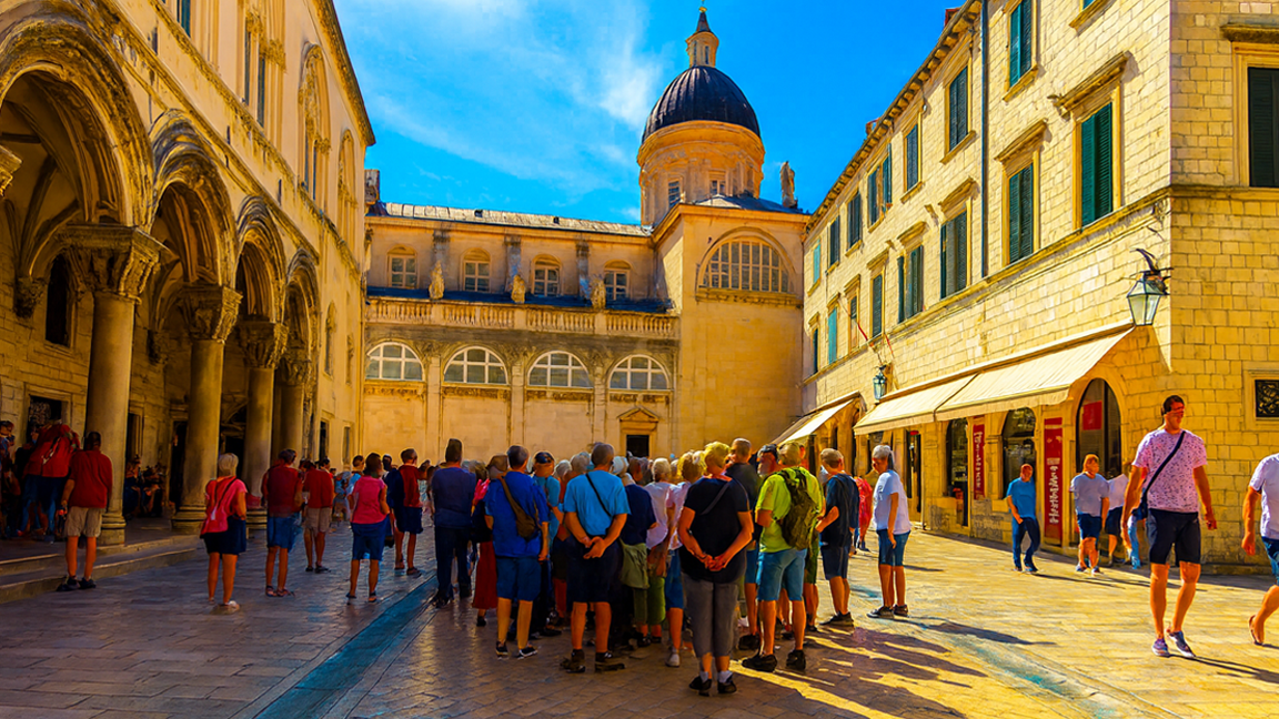 Recorrido a pie por el casco antiguo de Dubrovnik en Croacia (4K)
