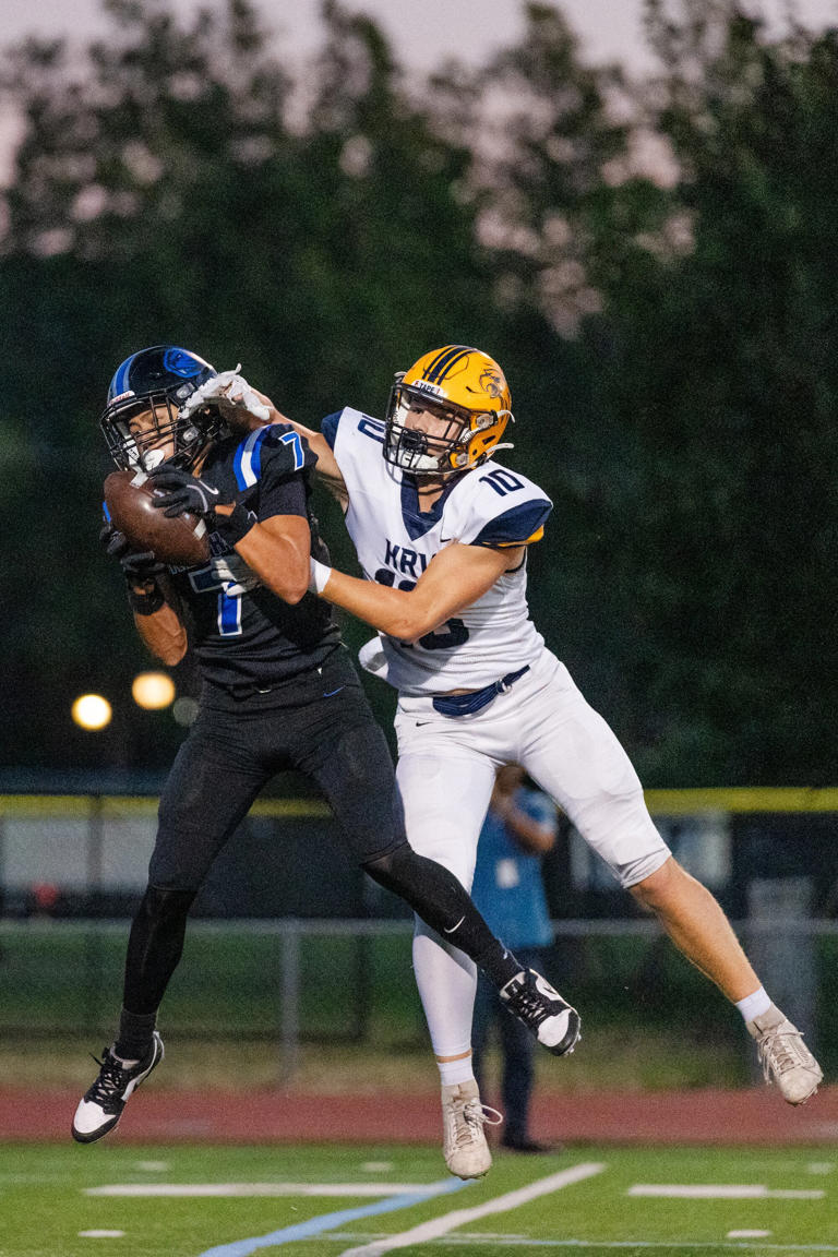 Gresham community unites for player who suffered spinal injury