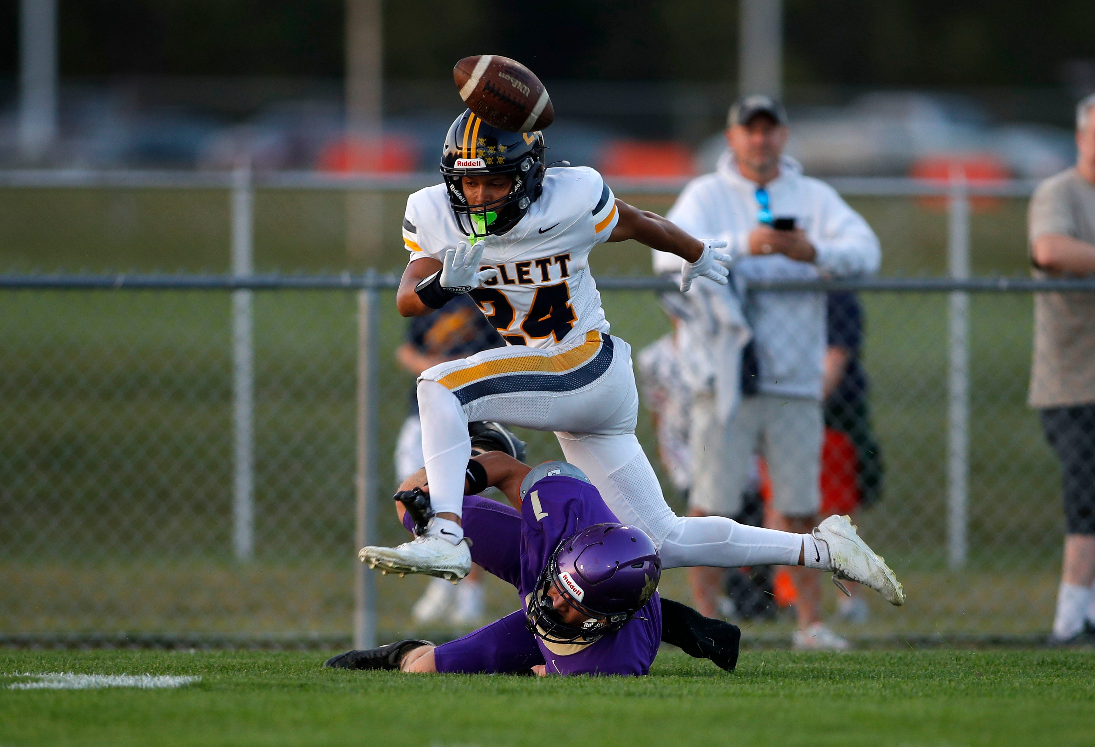 Four downs from Haslett football's 20-12 road win at Fowlerville
