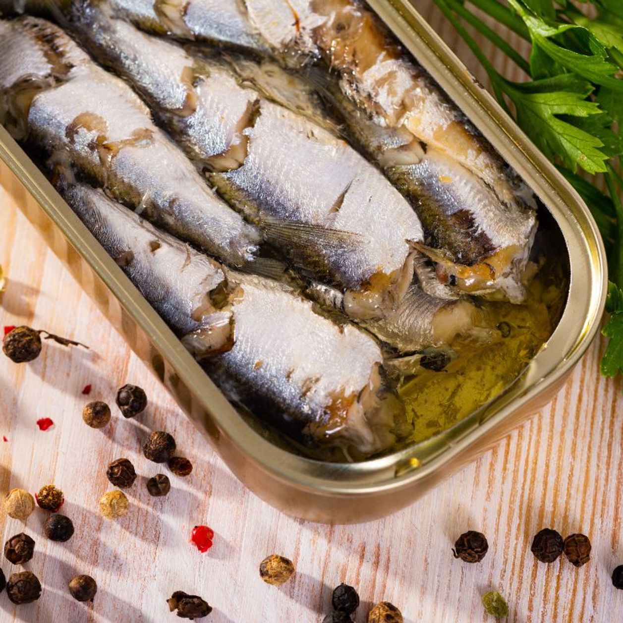 Les enfants peuvent-ils vraiment manger des sardines en conserve
