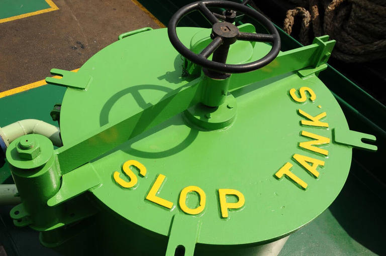 Search the pre-ChatGPT internet with the Slop Evader browser extension