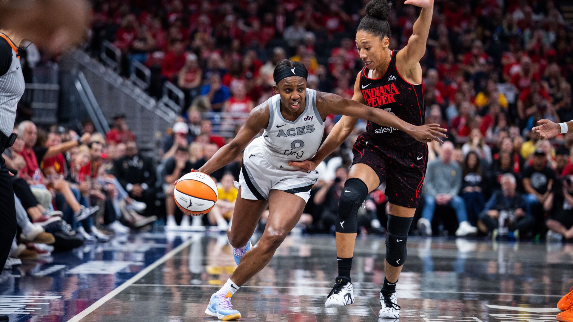 Jackie Young and NaLyssa Smith lead Aces past Fever 84-72 for 2-1 lead ...