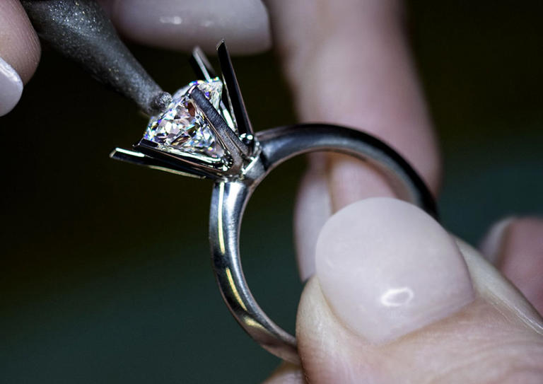 What's the Tiffany setting? The innovation which redefined engagement ...
