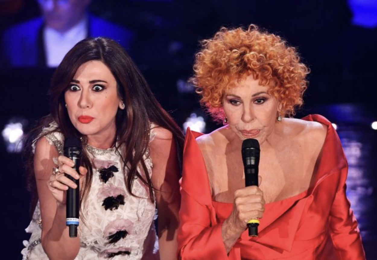 Virginia Raffaele compie 45 anni. Dall'infanzia al luna park al ...