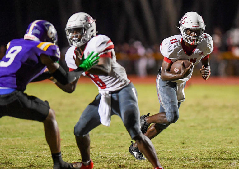 Vero Beach football steps up defensively to escape upset-minded Fort ...
