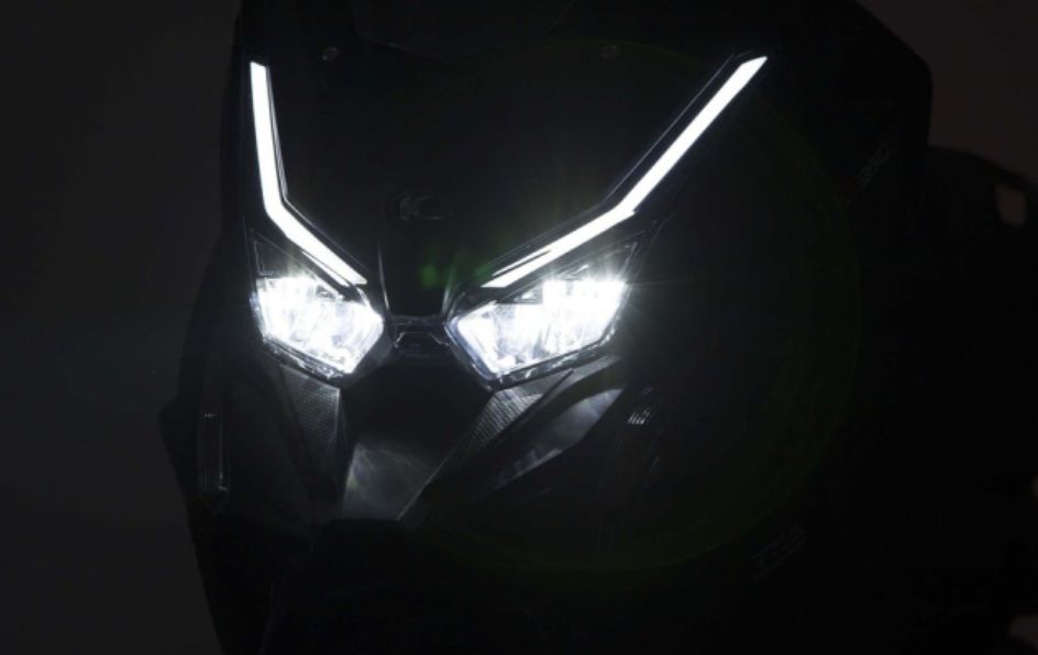 Headlamp Gahar Mirip Elang, Skutik Bongsor 350cc Harganya Lebih Murah ...