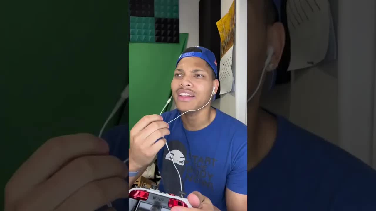 gaming fail with bad headset: funny online multiplayer moment